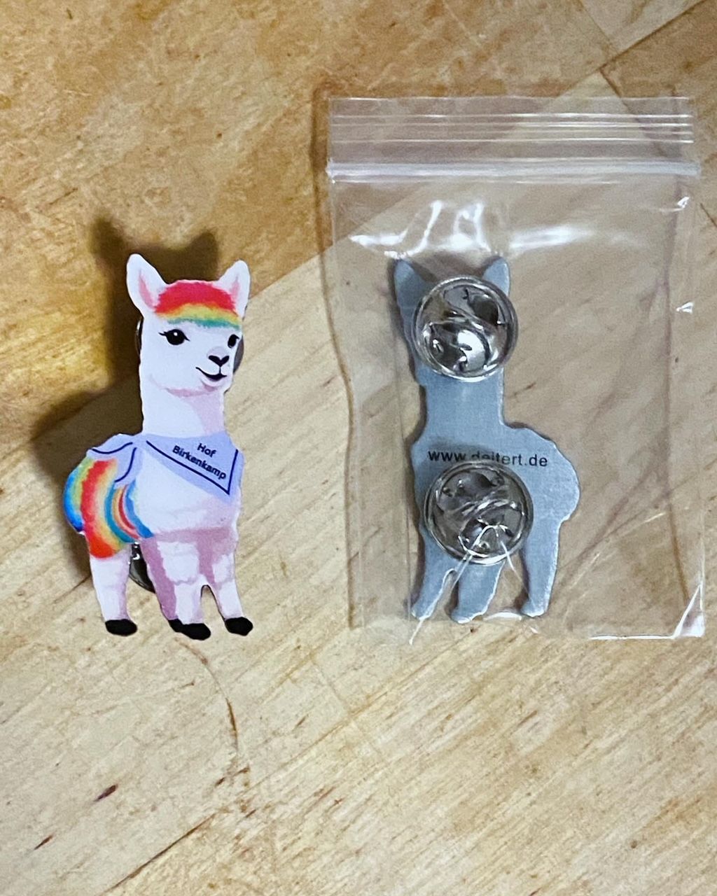 Alpaka-Pin (Hof-Edition) – Hof Birkenkamp